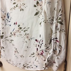 White House Black Market | Tops | Whbm White Floral Silky Ruffle Button ...